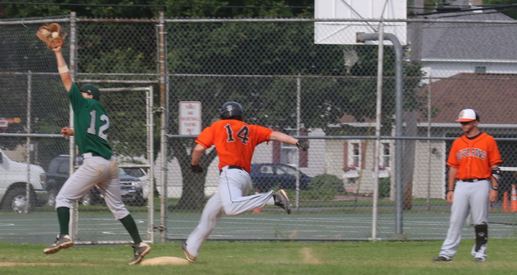 Outlaws ride hot bats to fourth-straight win - Pickin' Splinters