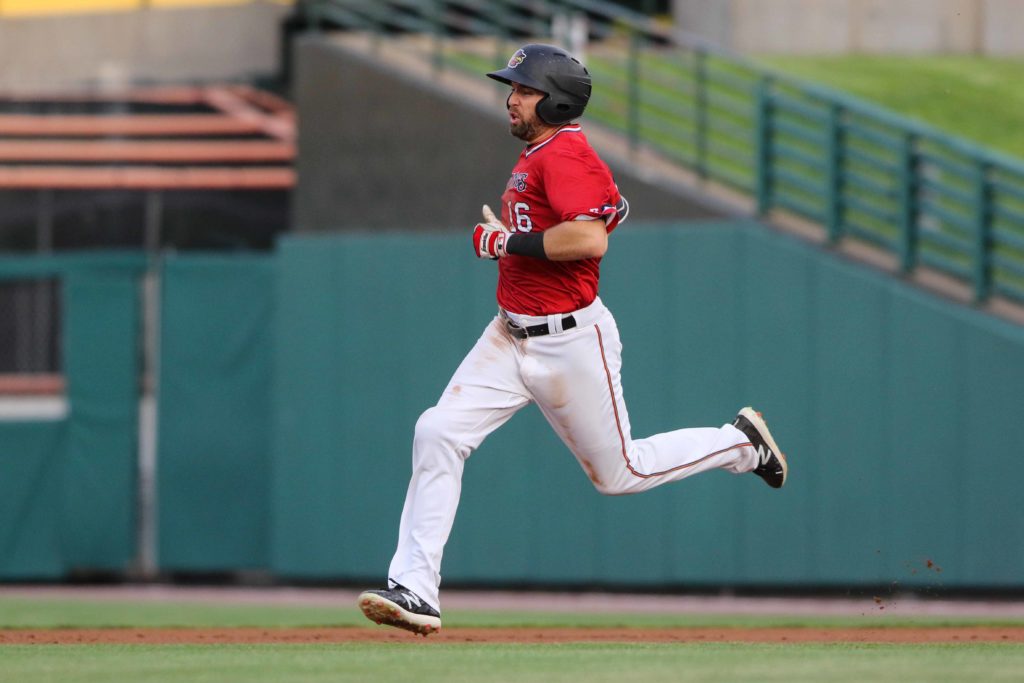 Cave stays hot; Wings drub Syracuse - Pickin' Splinters