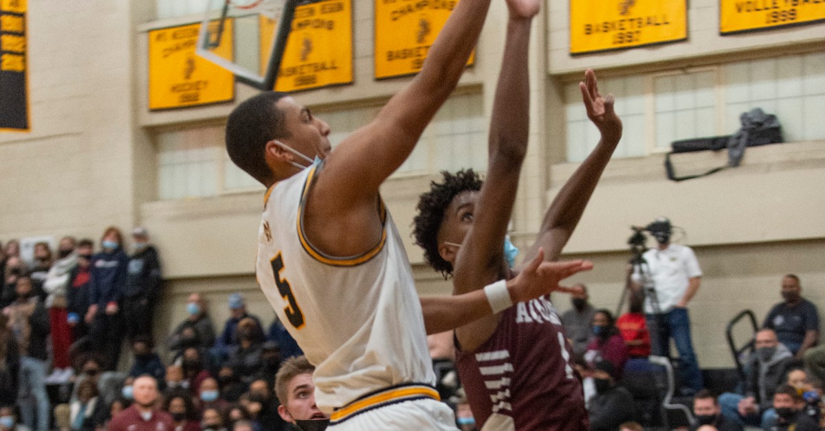 Four in double figures, McQuaid outlasts Aquinas - Pickin' Splinters