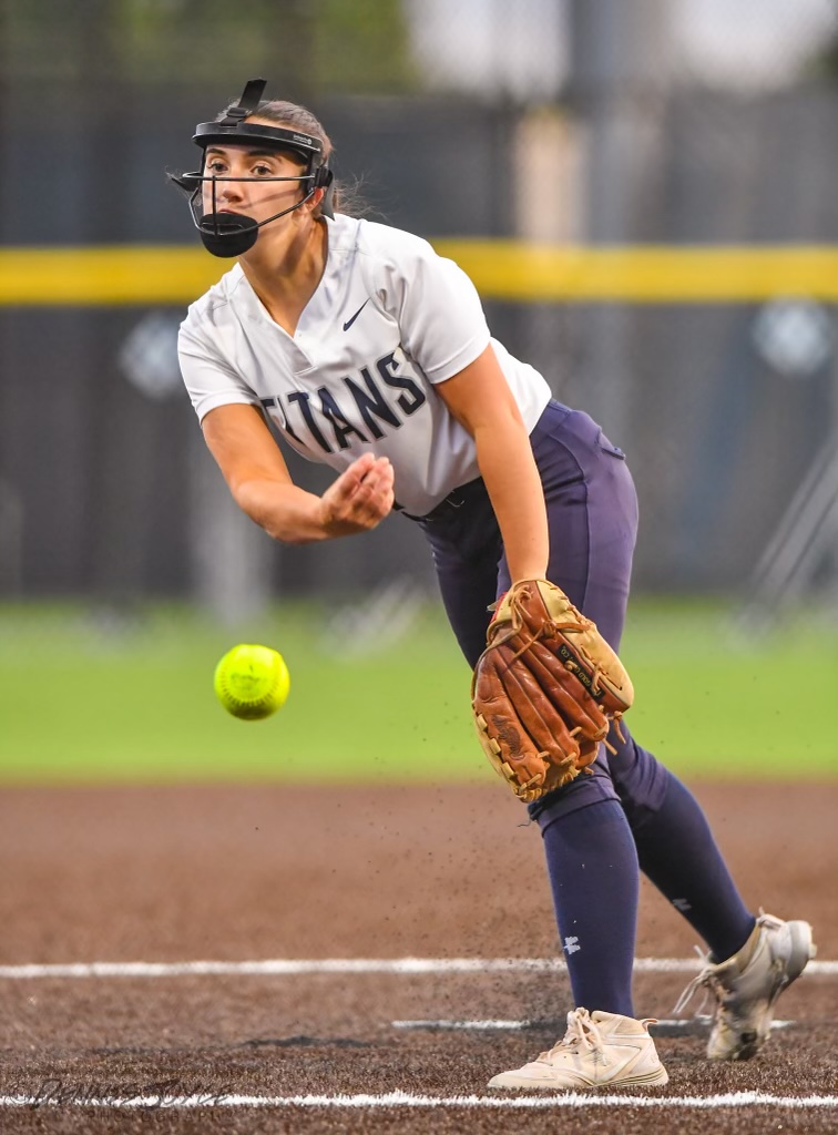 Nicastro and Bello pace Thomas to quarterfinal win - Pickin' Splinters