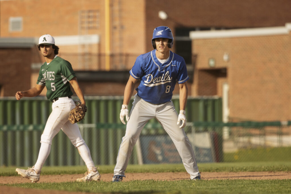 Whitney's blast lifts Geneseo - Pickin' Splinters