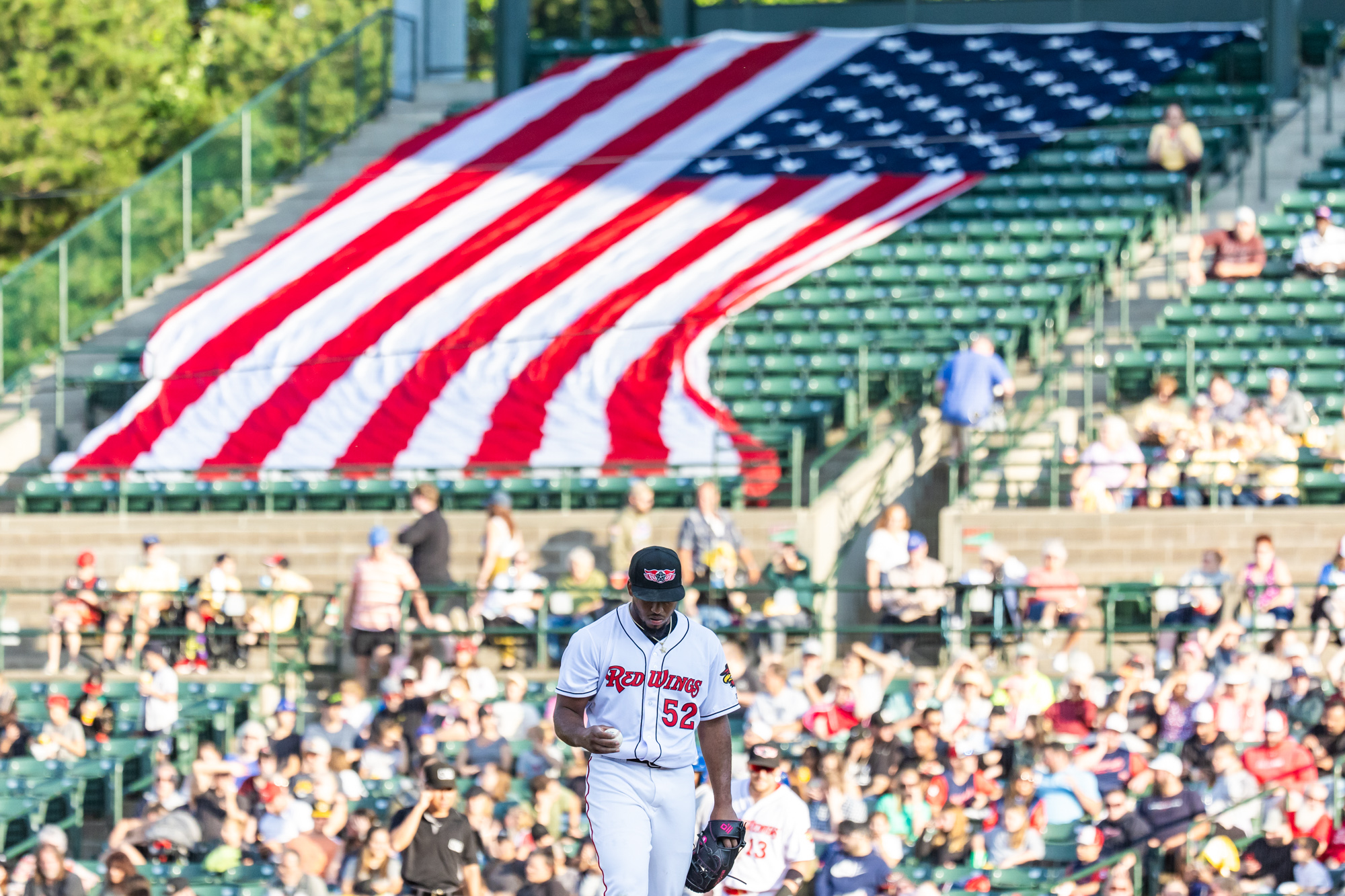Adon tames Bulls - Pickin' Splinters