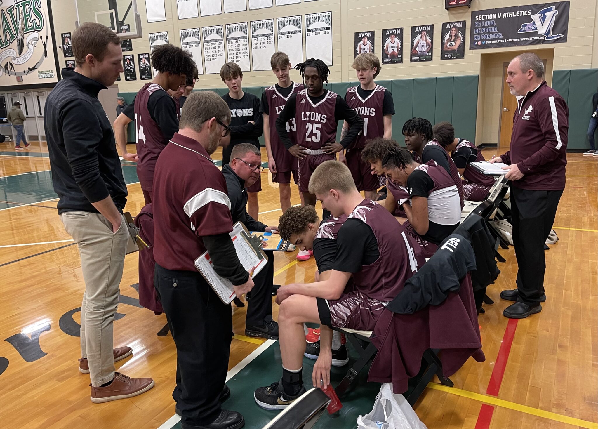 Lyons outlasts Avon in battle of state-ranked squads - Pickin' Splinters