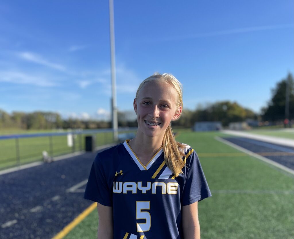 Glessing scores twice; Wayne stays unbeaten - Pickin' Splinters