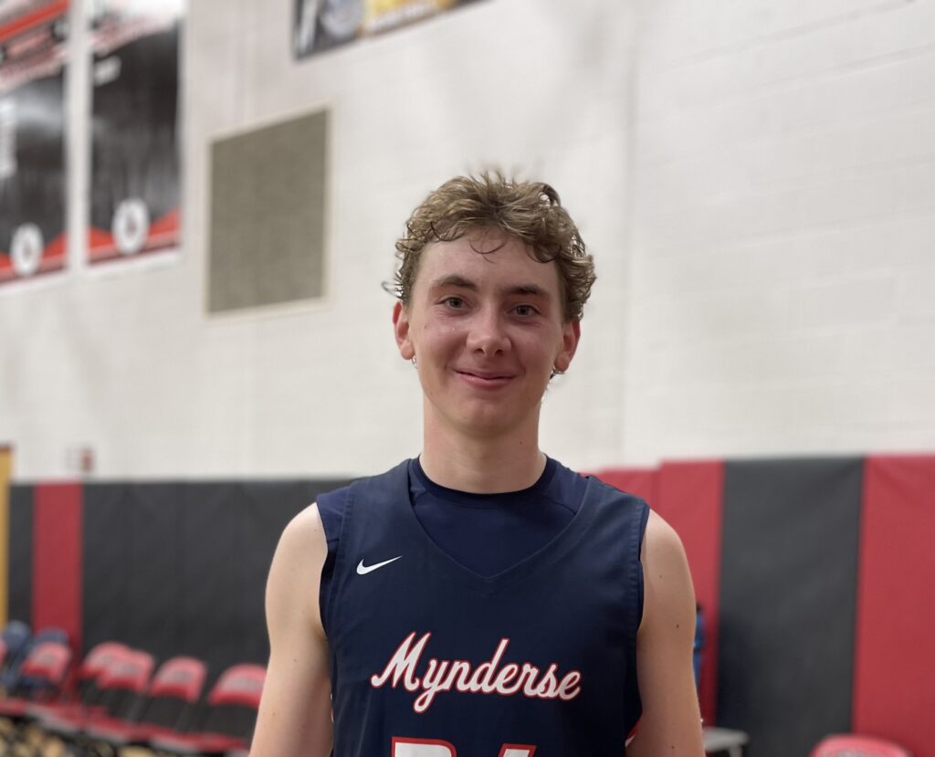 Mynderse leaves no doubt in quarterfinal win - Pickin' Splinters