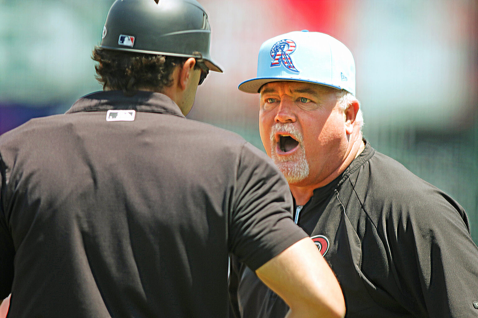 Red Wings win a hot one against Buffalo, 3-1 - Pickin' Splinters