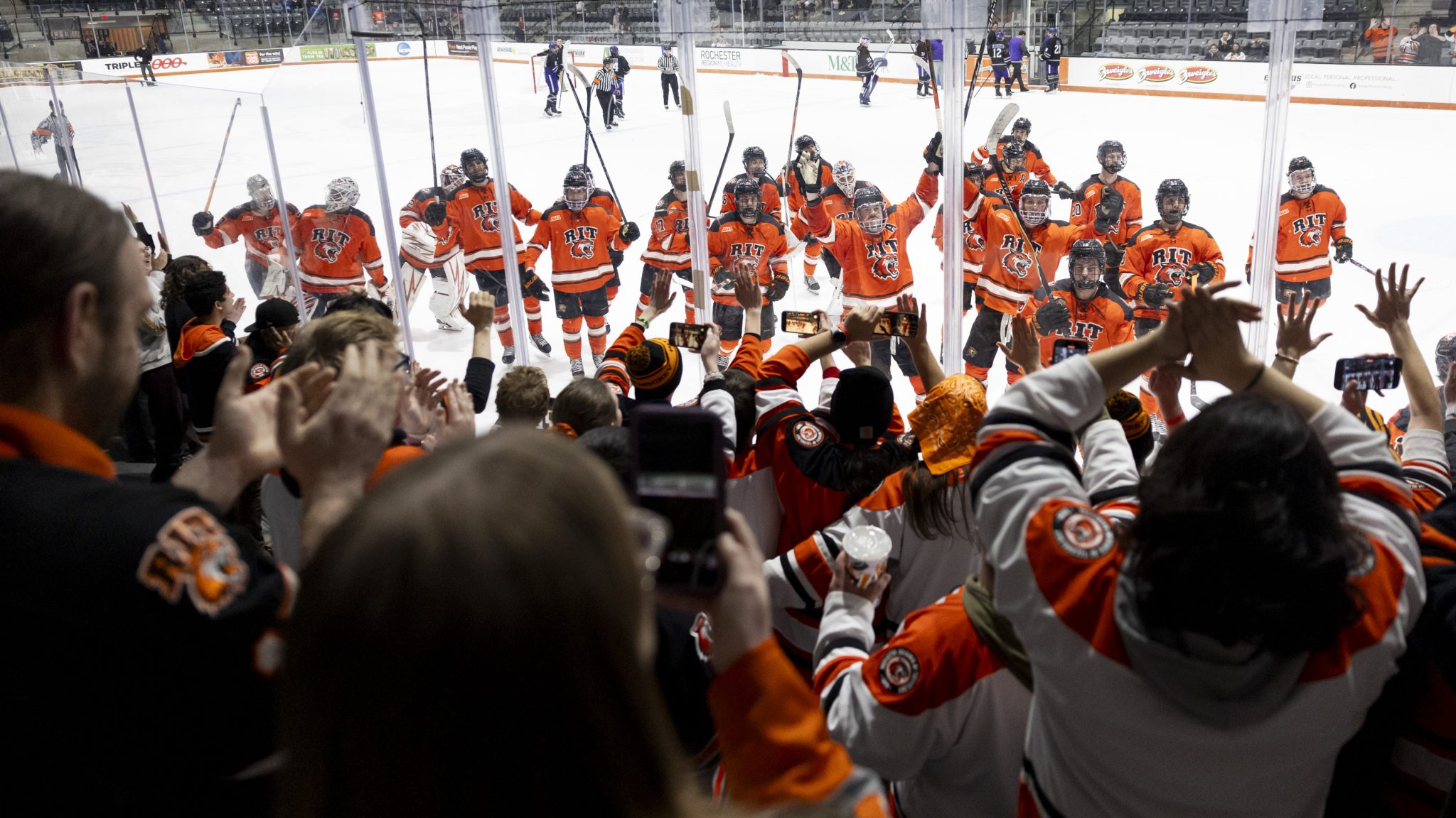 RIT defeats Niagara, strengthens hold on 2nd place in AHA - Pickin ...