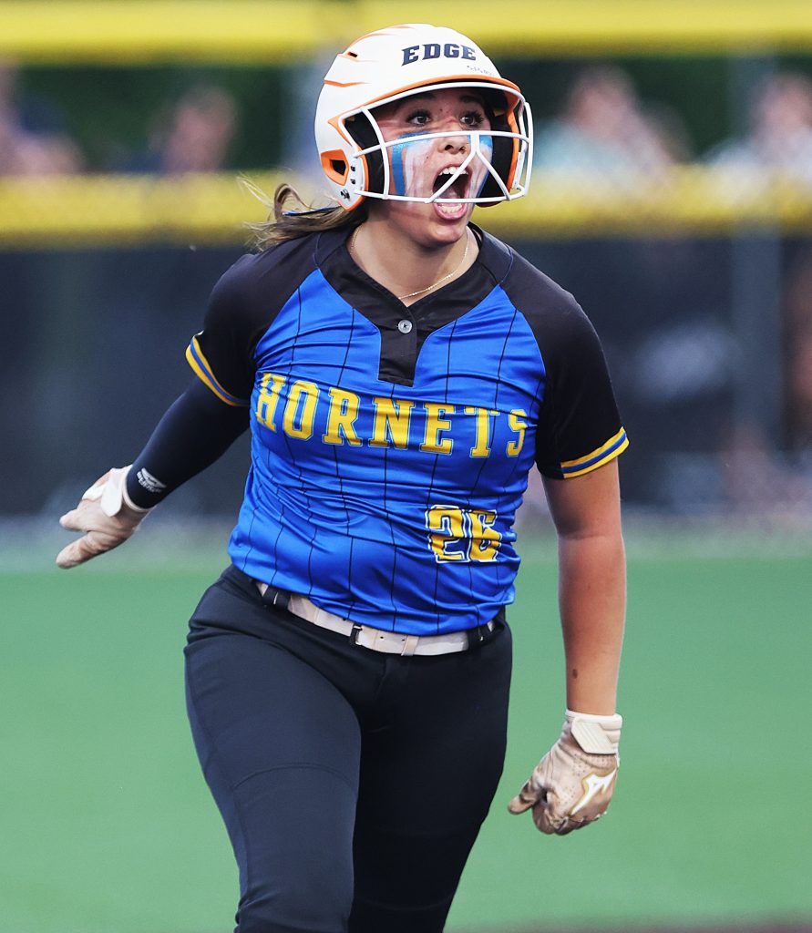 Denny blasts two homers; Oakfield-Alabama advances to Class D state ...